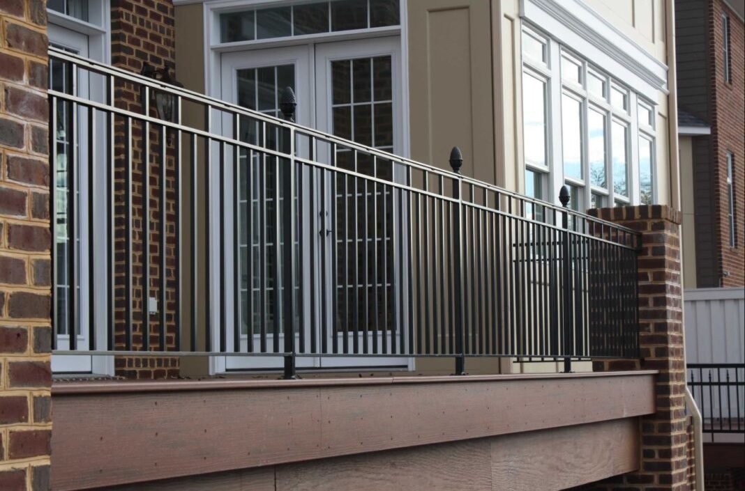 15 Stylish Modern Balcony Railing Design for House Front - Home Brightside