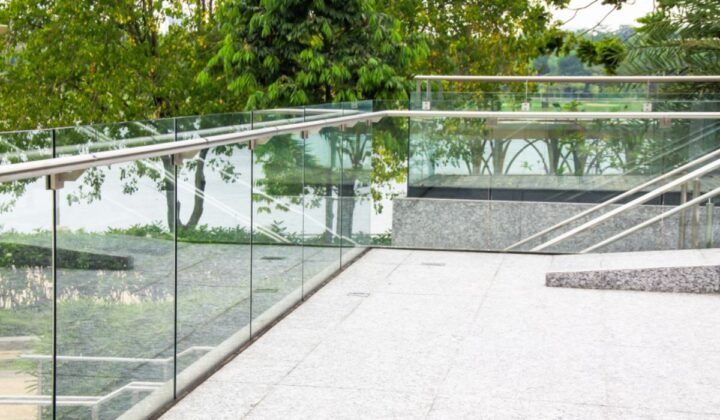 15 Stylish Modern Balcony Railing Design for House Front - Home Brightside